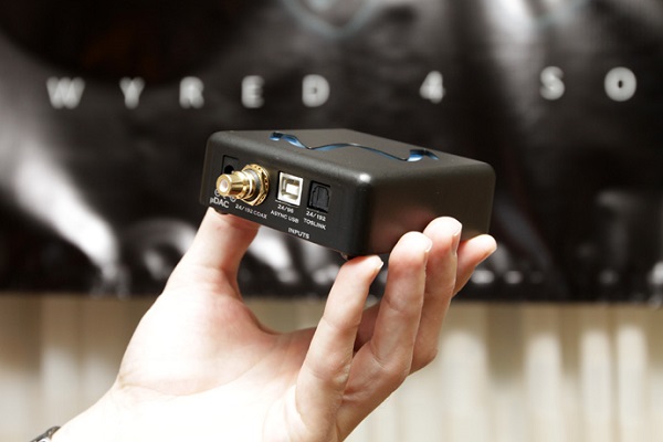 Wired-4-Sound-µDAC-HD-Actual-Size-Audiopolitan - audiopolitan